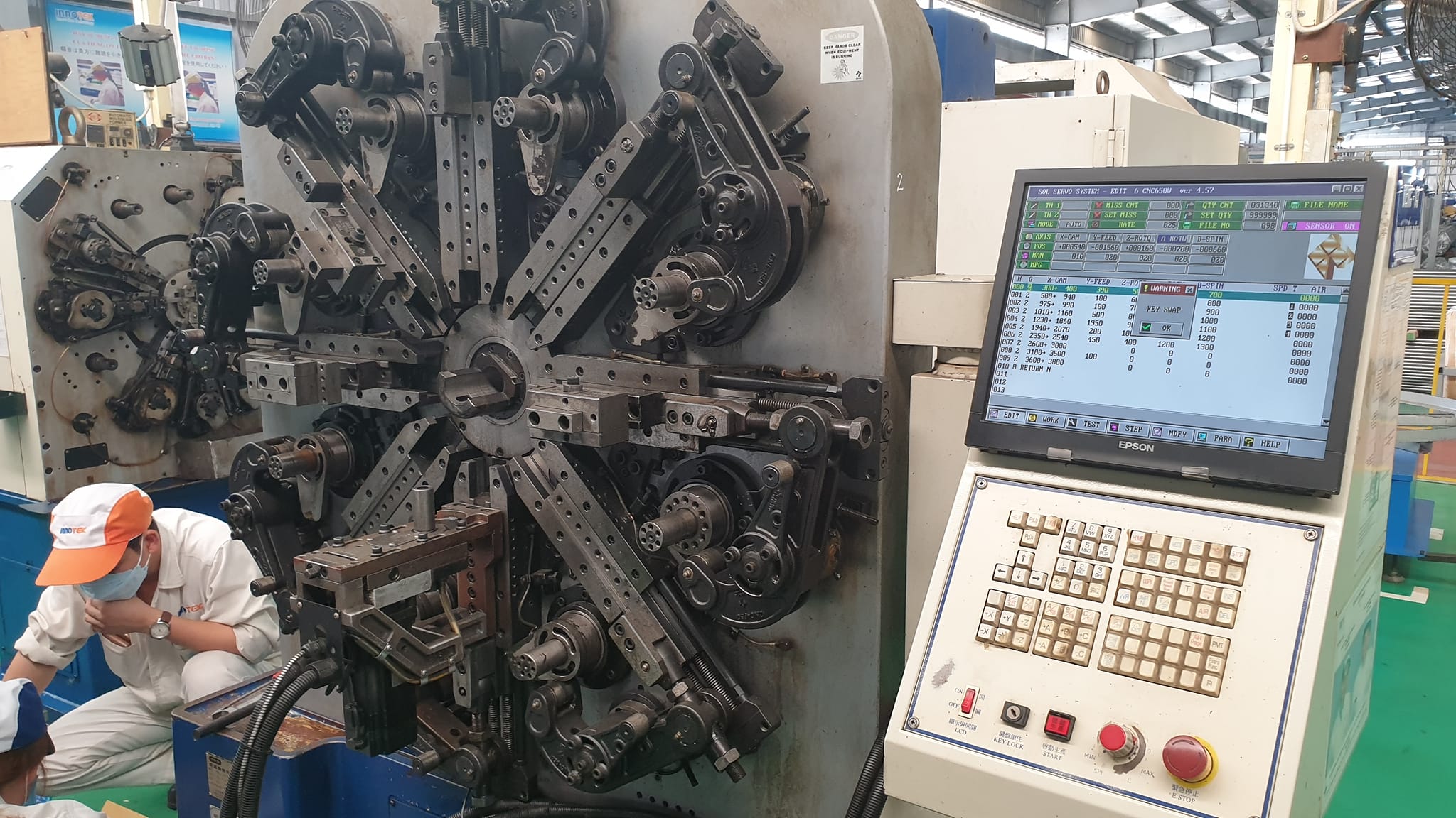 Máy uốn lò xo - Thiết bị công nghiệp